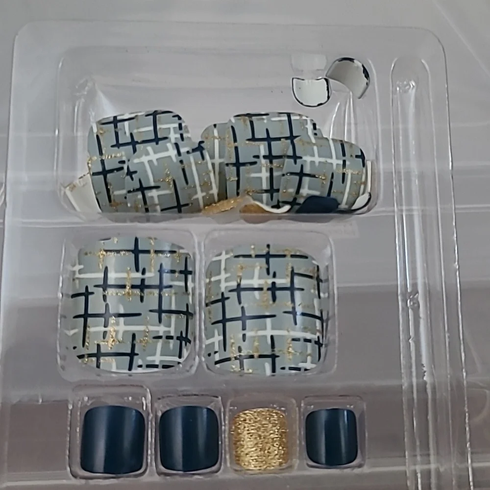 Boutique | Makeup | 26 Plaid Glitter Press On Toenails | Poshmark